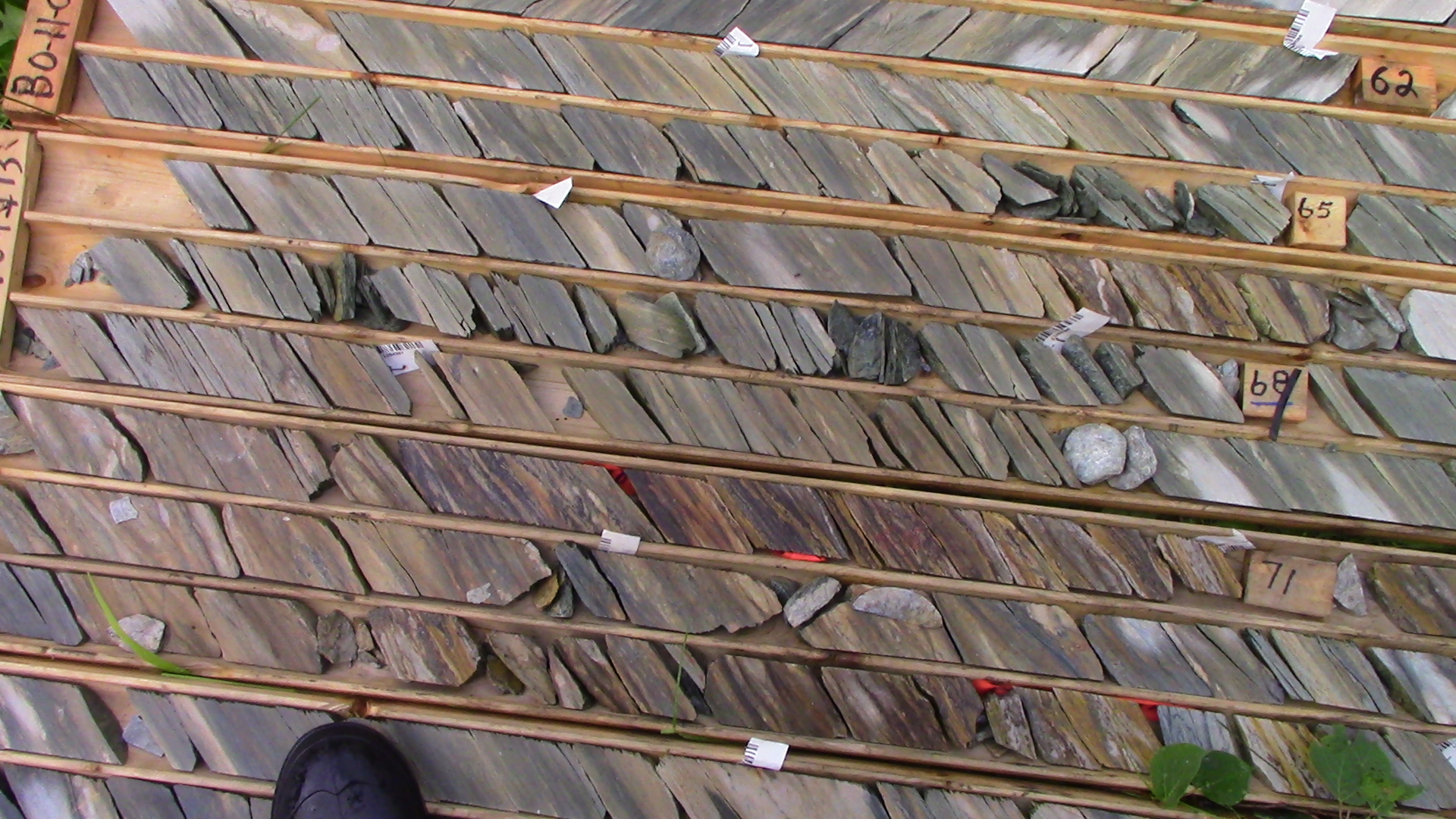 E2Gold Reports Band-Ore Sampling Results - E2Gold Inc.